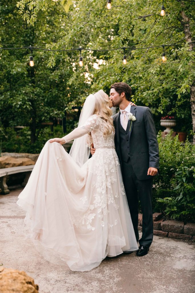 A Secret Garden Wedding - kaysenphotos.com